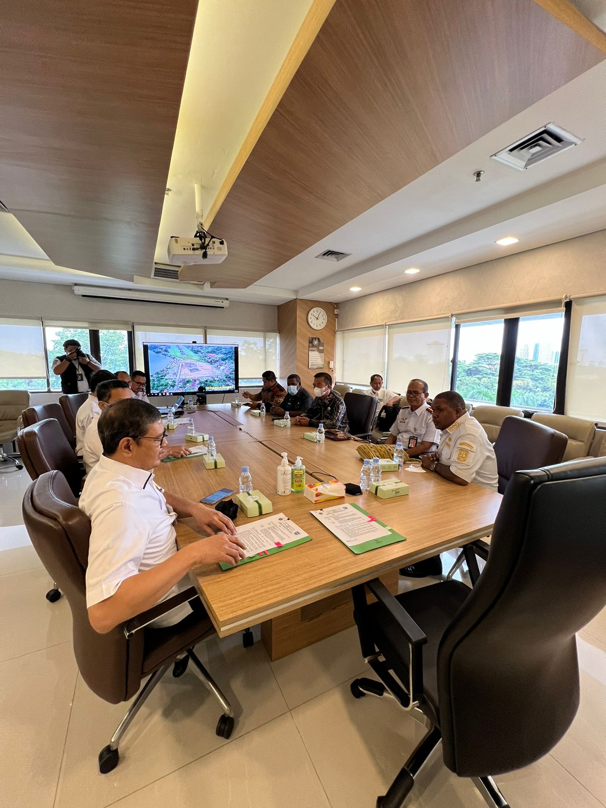 Tahun Ini Perpanjangan Runway Bandara Rendani Menjadi 2300 Meter ...