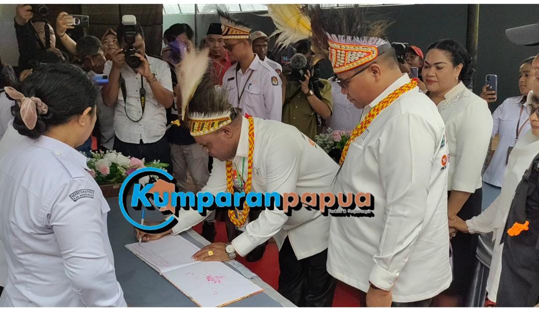 Pasangan HERO Resmi Mendaftar Ke KPU Manokwari - kumparanpapua
